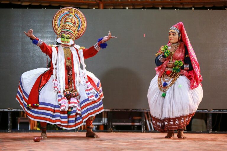 Kathakali Dance in Kerala: A Vibrant Tradition - Keralam Chronicles ...
